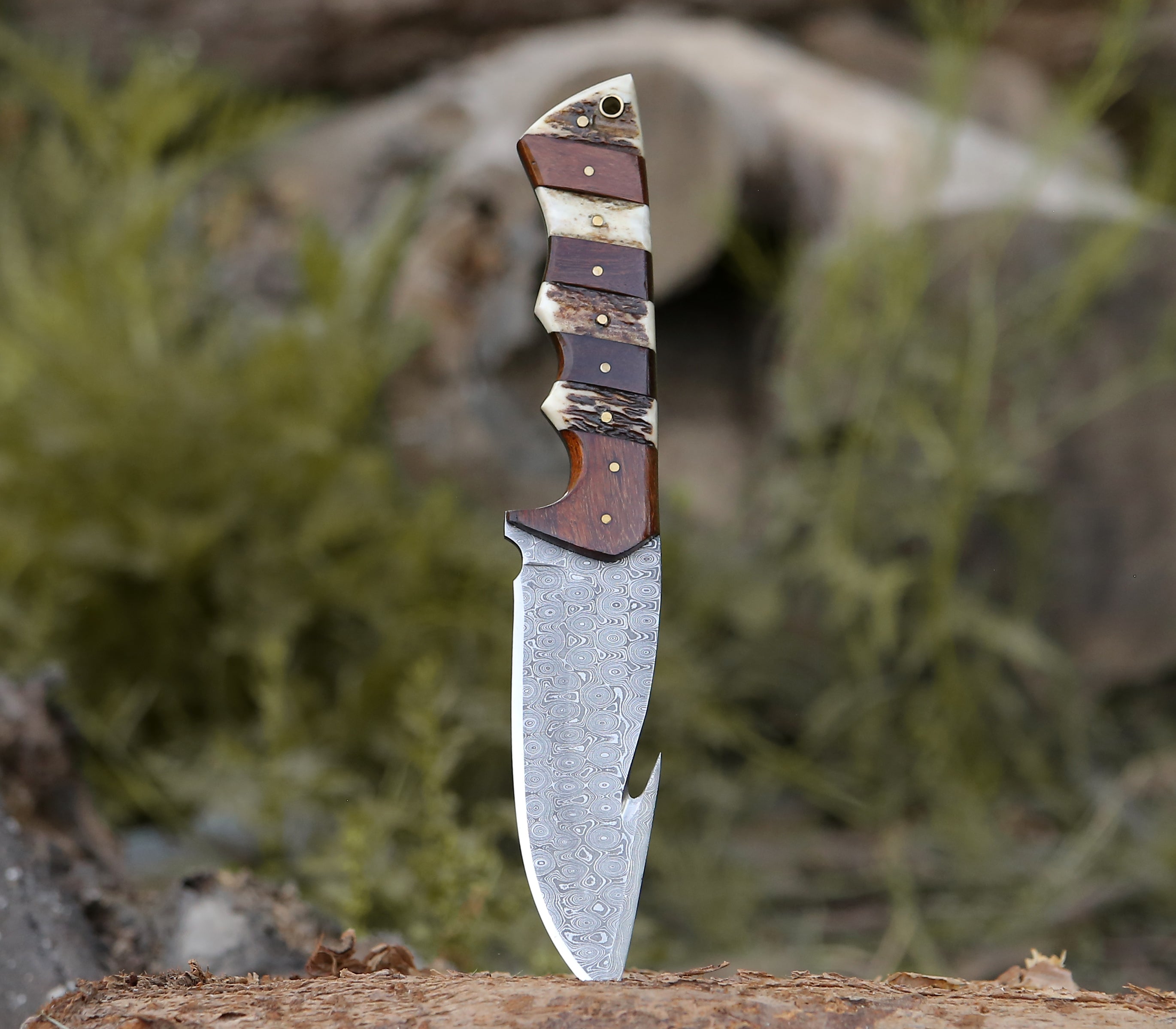 Premium Custom Hunting Knives - Handmade - Damascus Steel - Gut Hook ...